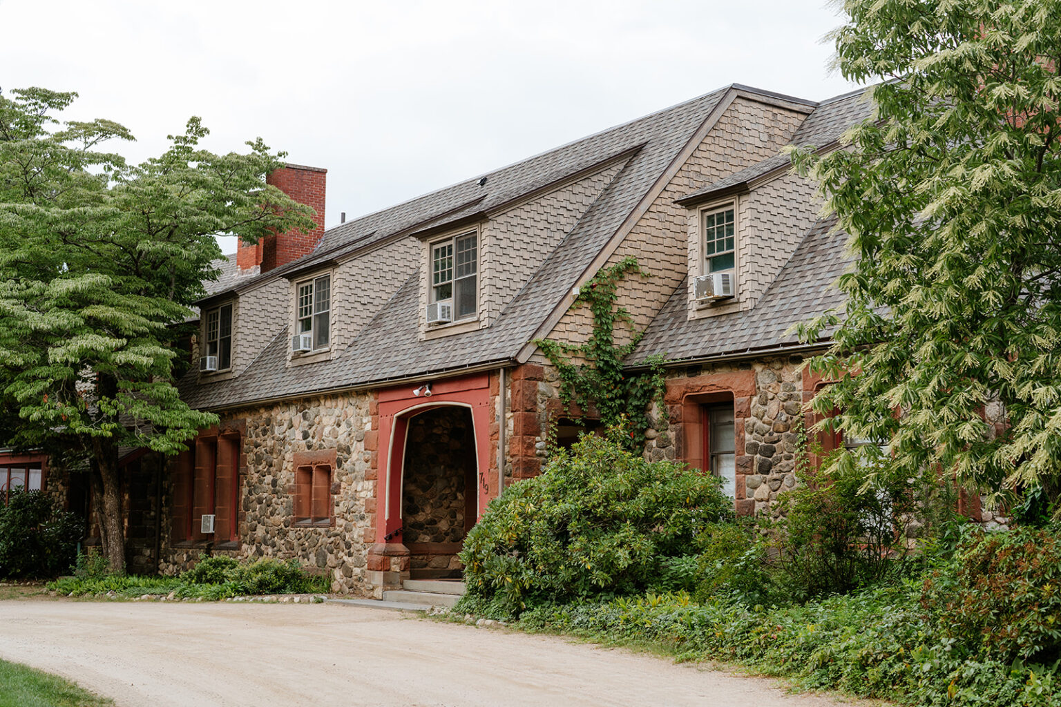 The Estate at Moraine Farm Wedding - bellagaviniphoto.com